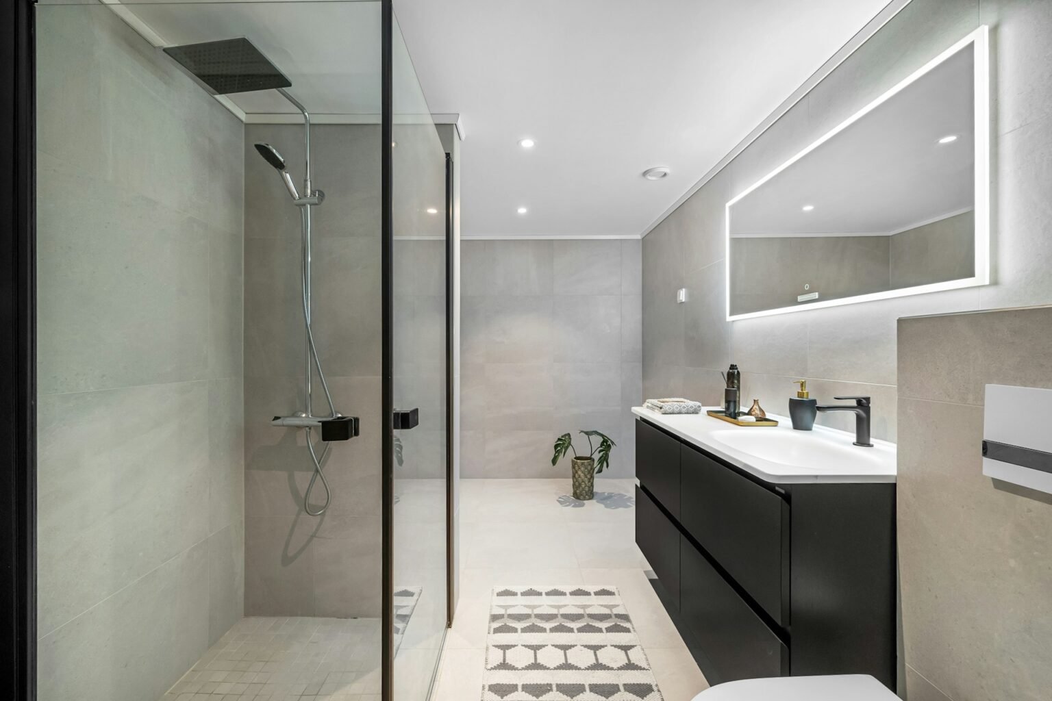 Master ADA Bathroom Guidelines in Texas